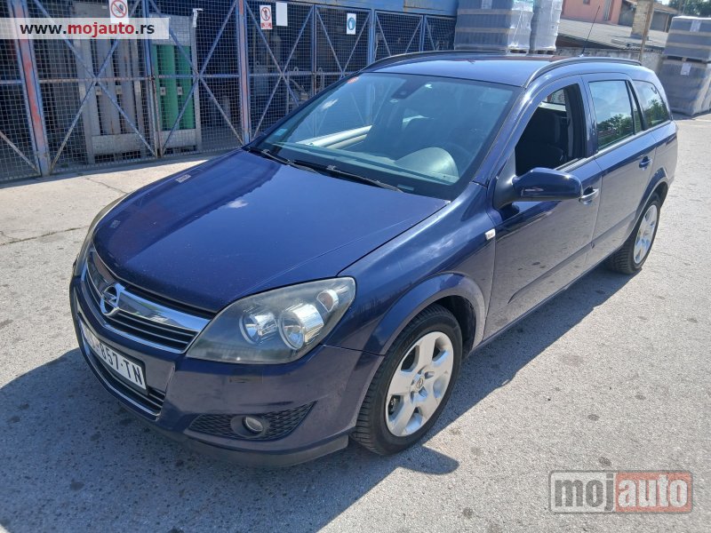 Opel Astra ODLICAN AUTO REGISTRO 1 GODINU