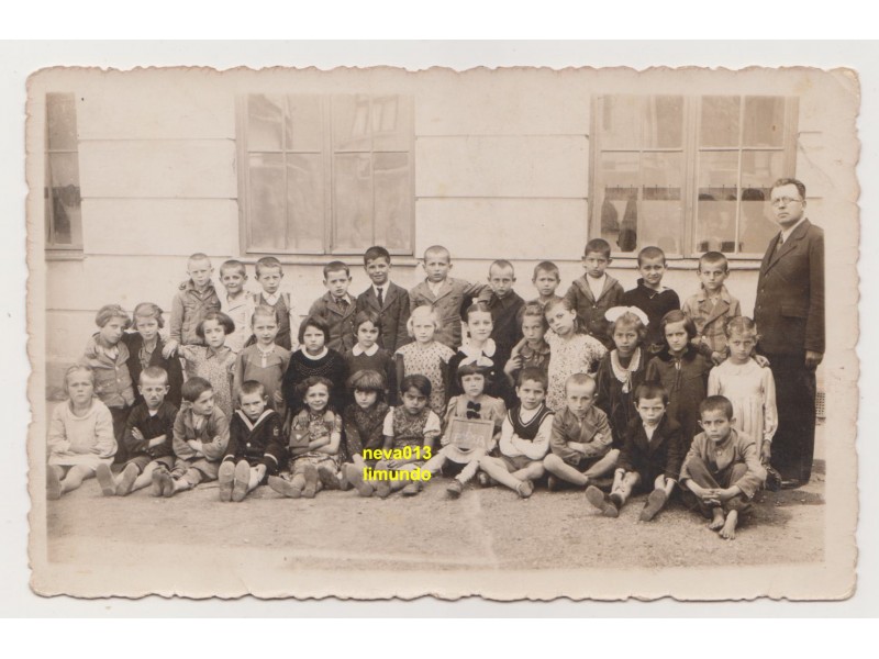 Stara FOTOGRAFIJA Ucenici I razreda u Smederevu