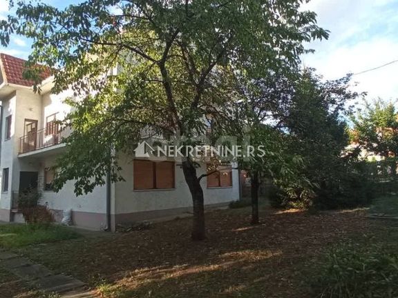 Kuća 200m2, plac 5.7a (25 min vožnje od centra BG)