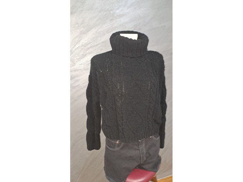 PRIMARK crni pleteni džemper sa rol kragnom