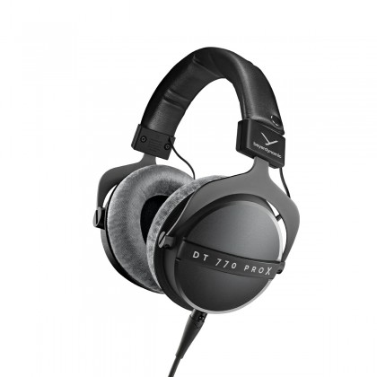 Music box
BEYERDYNAMIC DT-770 PRO X