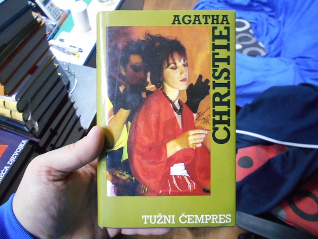 Agata Kristi - Tužni čempres