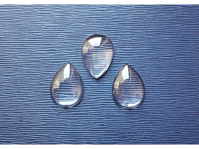 Kabošon (staklo) za medaljon 25x18 mm