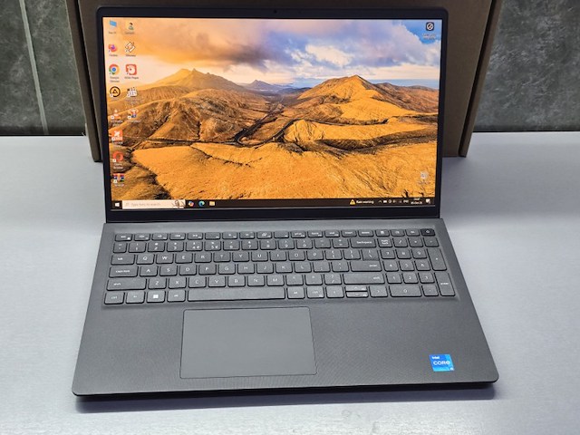Dell Vostro 15 3530 i5-1335U 8GB / 512GB SSD – NOV