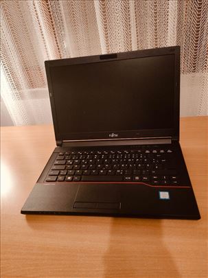 Laptop Fujitsu (i3 7gen/8gb/ssd/intel hd 620)