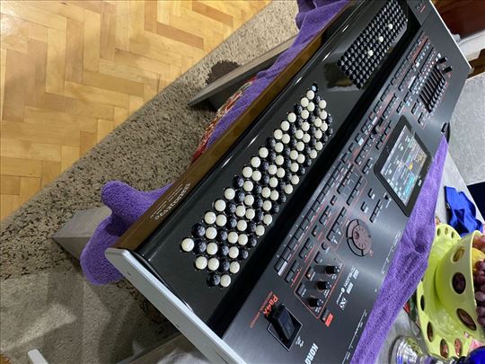 Klavijatura Korg Pa 4