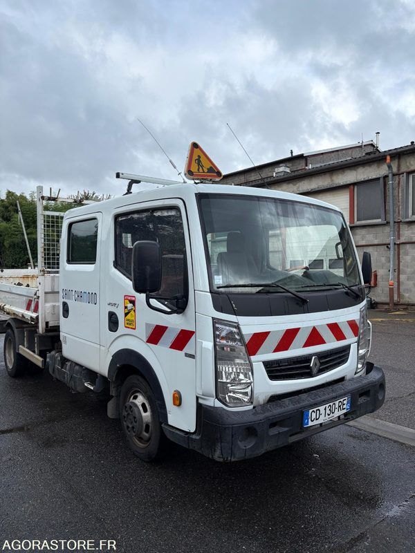 Prodaje se Renault MAXITY kiper na aukciji