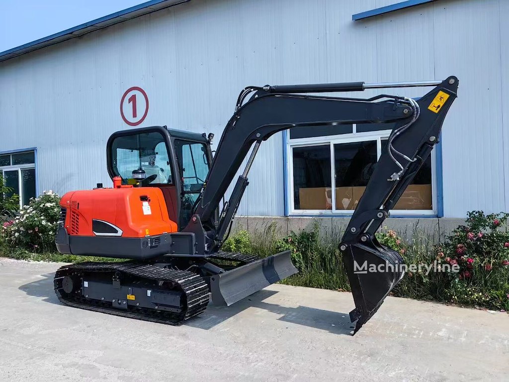 Novi Doosan DH60 bager guseničar