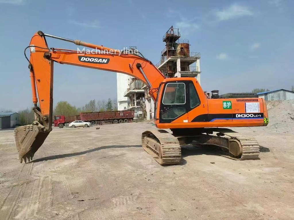 Doosan DX300LC-7 bager guseničar