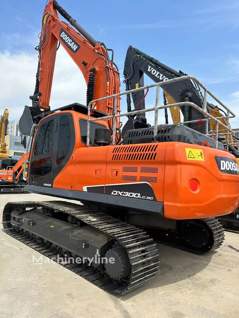 Doosan DX300LC-9C bager guseničar