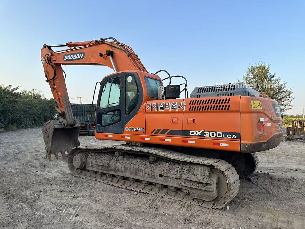 Doosan DX300LCA bager guseničar