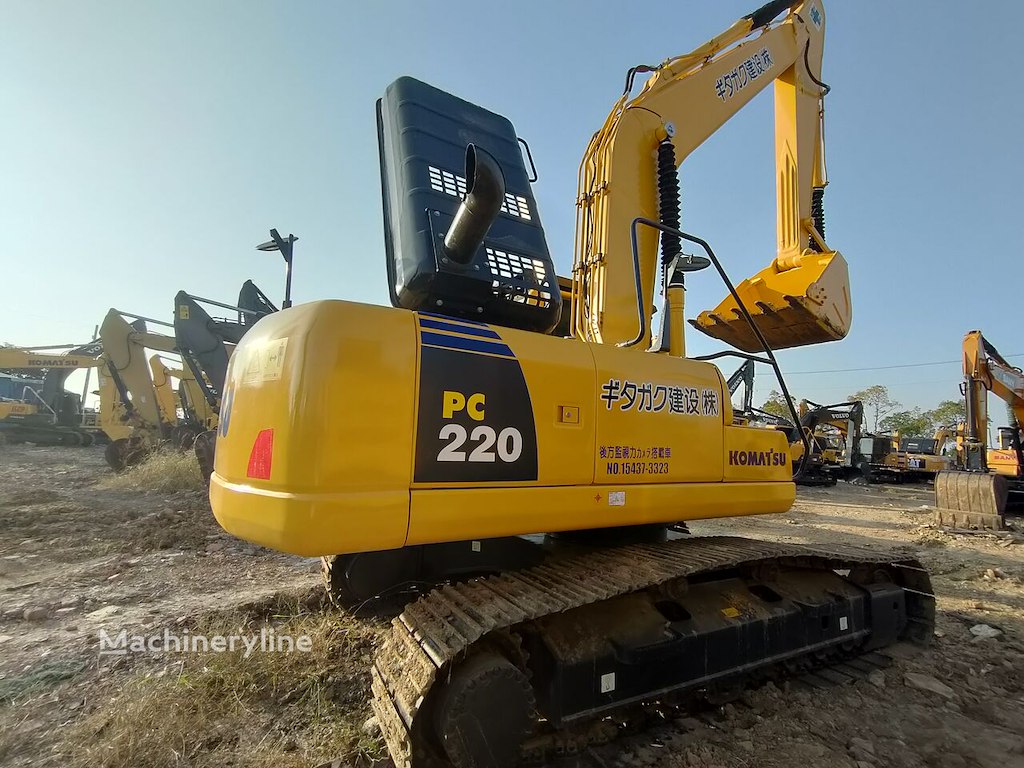 Komatsu PC220-8 bager guseničar