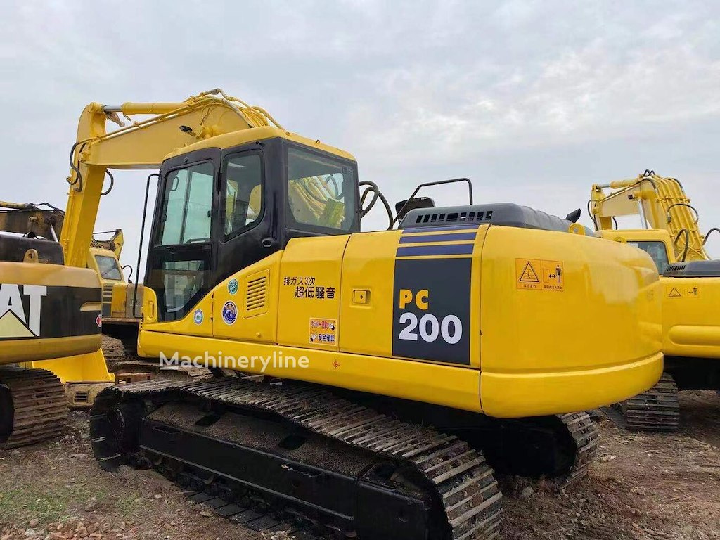 Komatsu PC200-7 bager guseničar