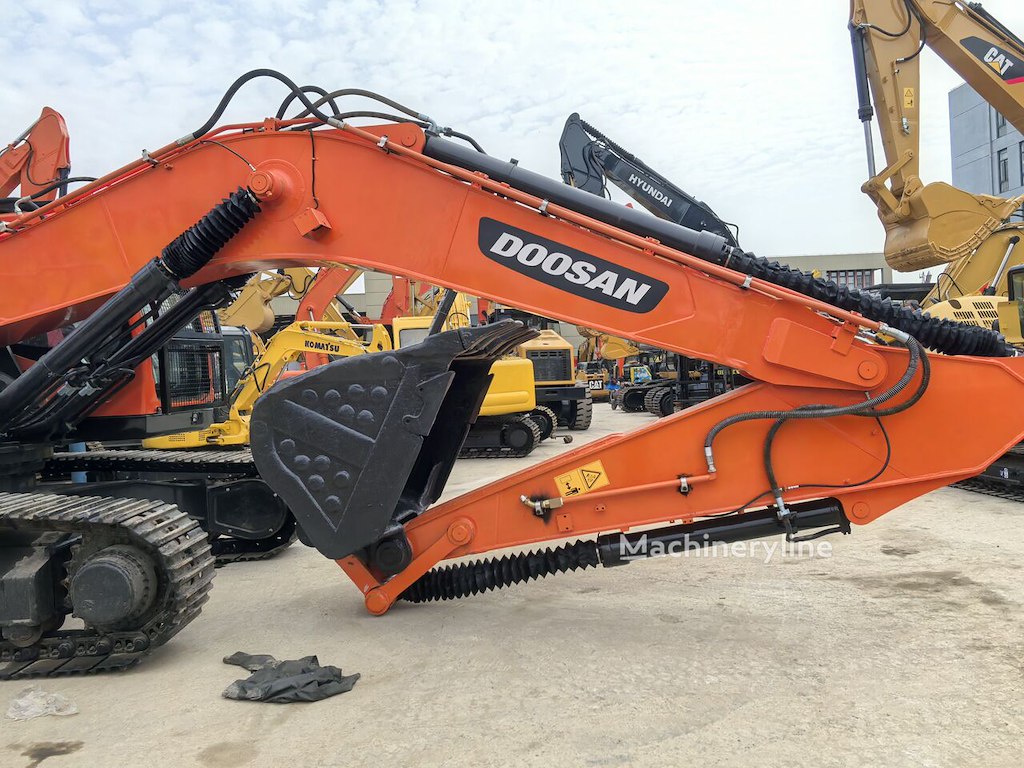 Doosan DX340LC bager guseničar