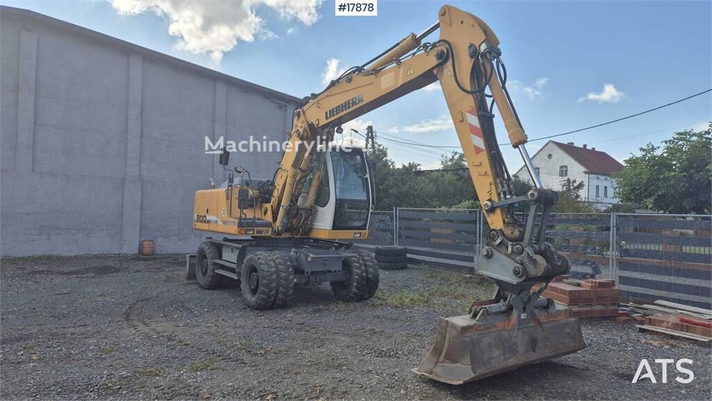 Liebherr A 900C bager točkaš