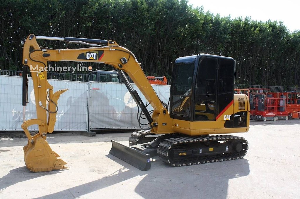 Prodaje se Caterpillar 306 bager guseničar na aukciji