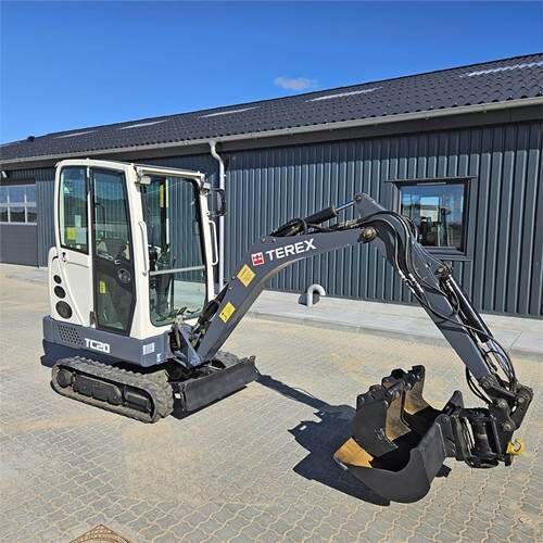 Prodaje se Terex TC20 mini bager na aukciji