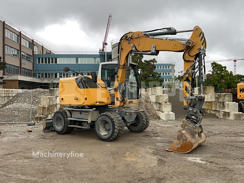 Liebherr A 912 bager točkaš