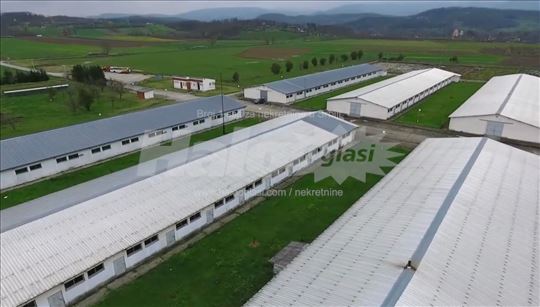 Hala 1.530m2+plato3000m2+smeštaj1250m2 uz auto-put