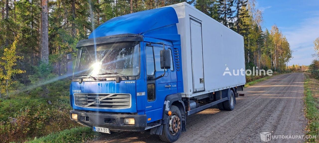 Prodaje se Volvo FL 220 kamion furgon na aukciji