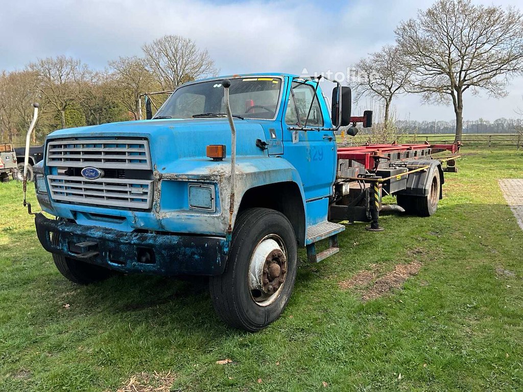 Prodaje se Ford F700 kamion šasija na aukciji