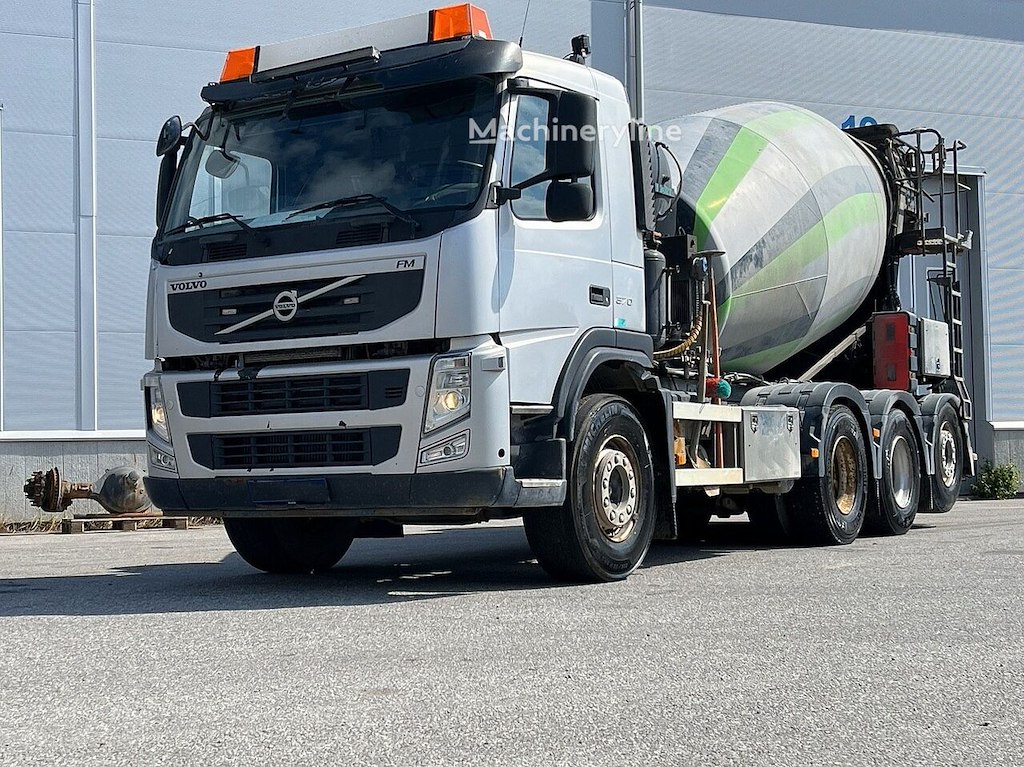 Volvo FM 370 kamion s mešalicom za beton