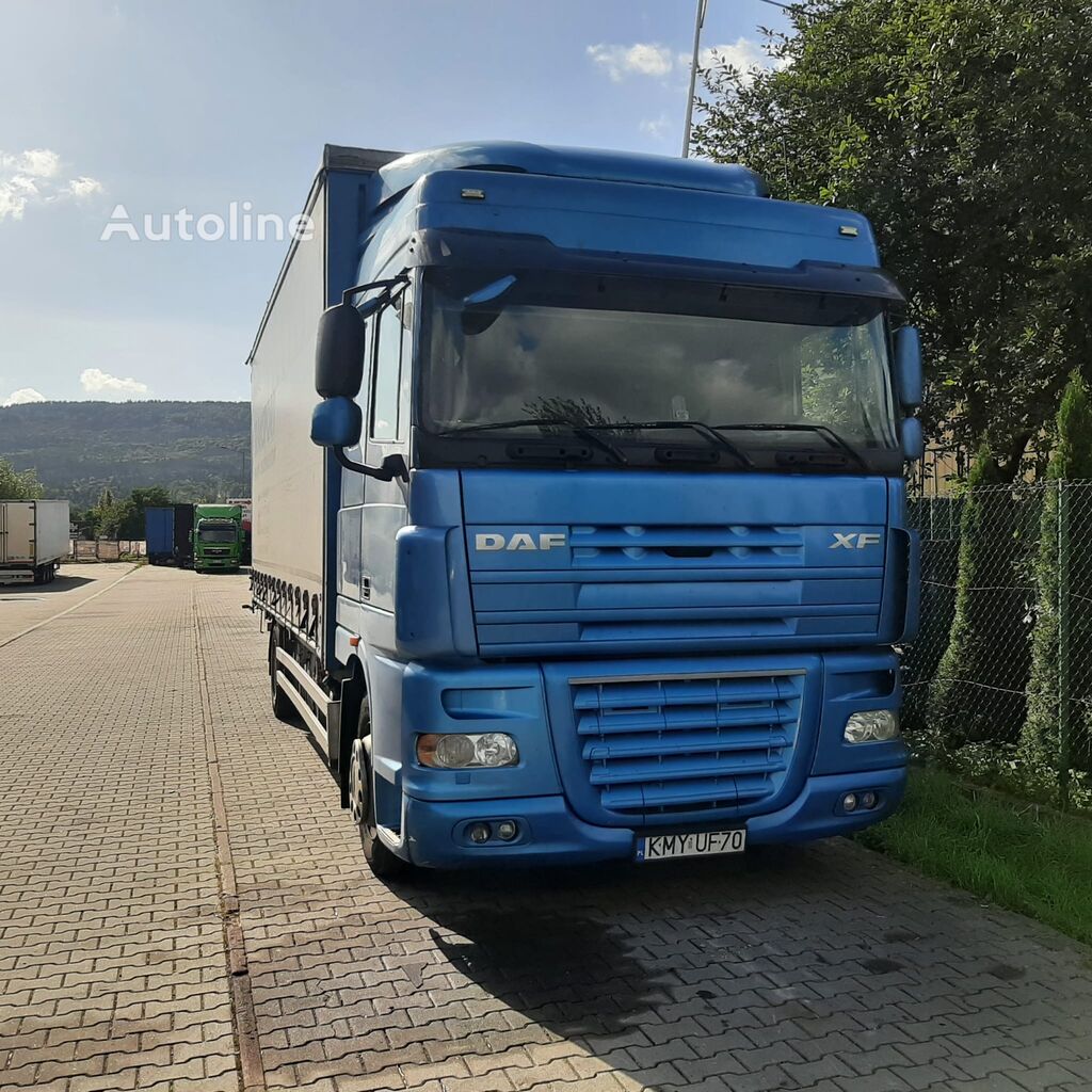 DAF FA XF 105 460 kamion s ceradom