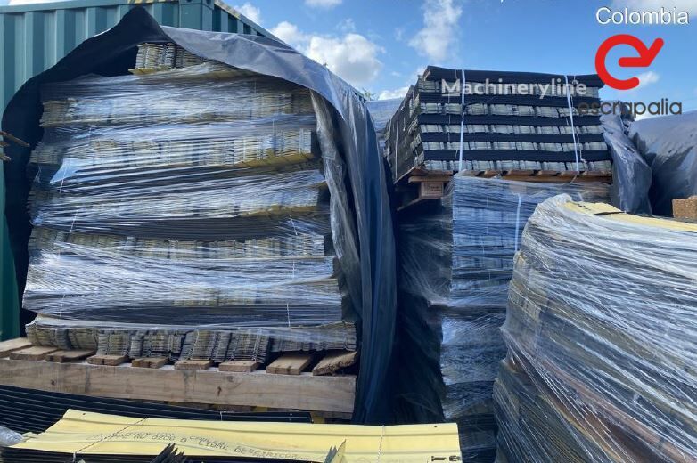 Prodaje se Lote 7: Placas de señalización de cables - 13.000 skele na aukciji