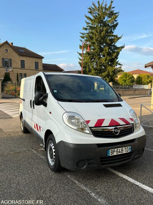 Prodaje se Opel VIVARO minibus furgon na aukciji
