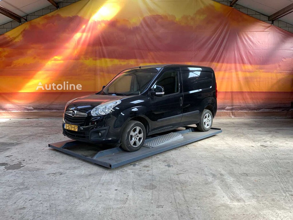 Prodaje se Opel Combo laki furgon na aukciji