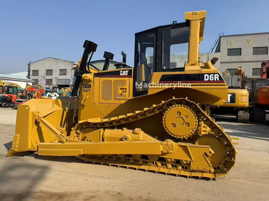 Caterpillar D6R buldožer