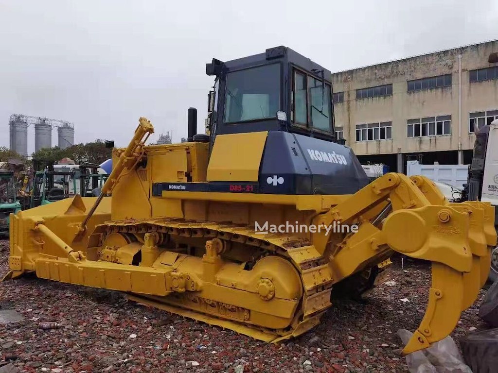 Komatsu D85-21 buldožer