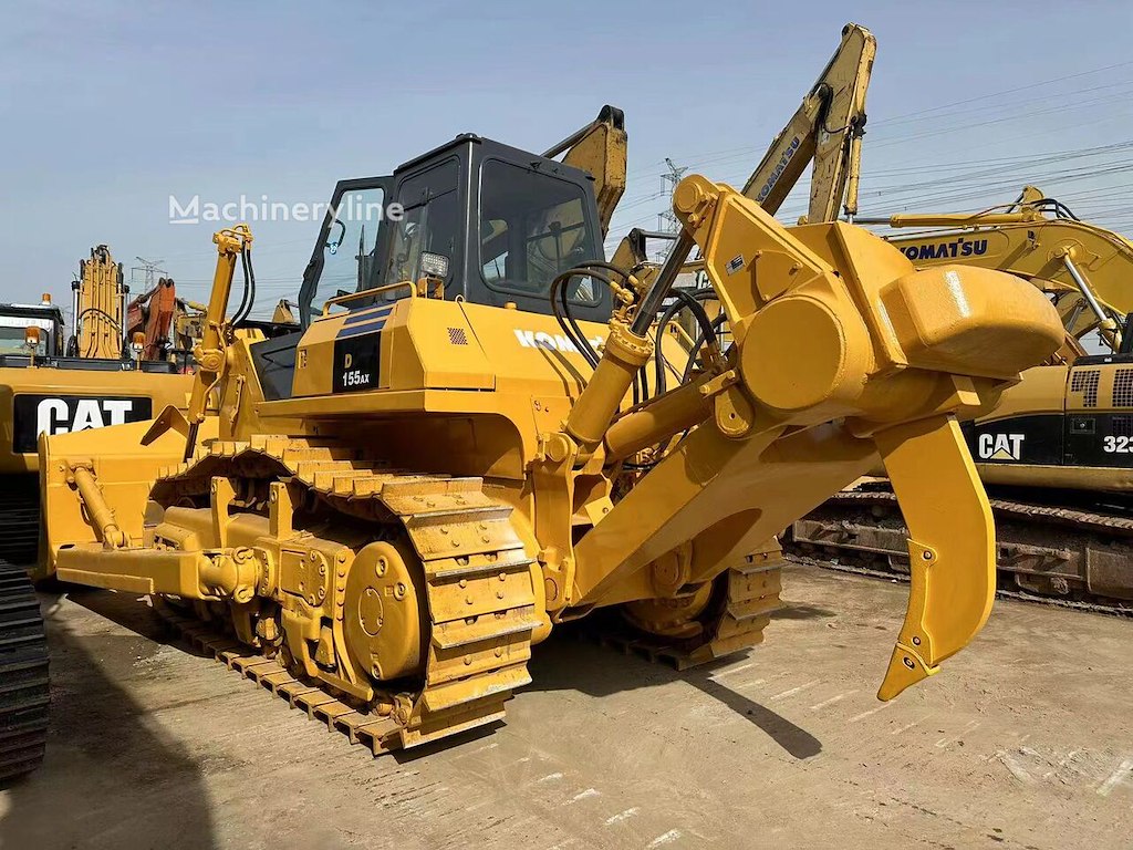 Komatsu D155-5 buldožer
