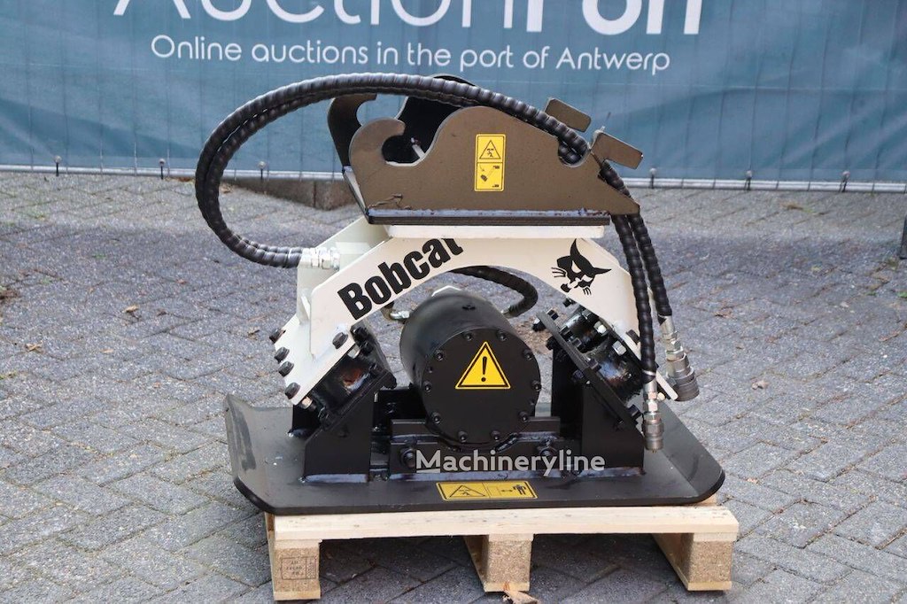 Prodaje se Bobcat vibro ploču na aukciji