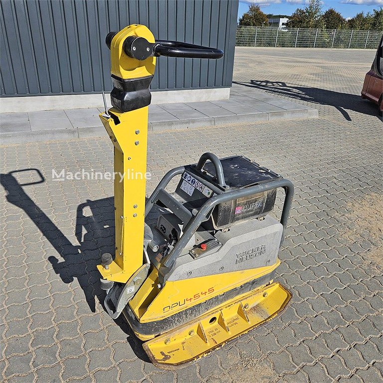 Prodaje se Wacker Neuson DPU 4545 vibro ploču na aukciji