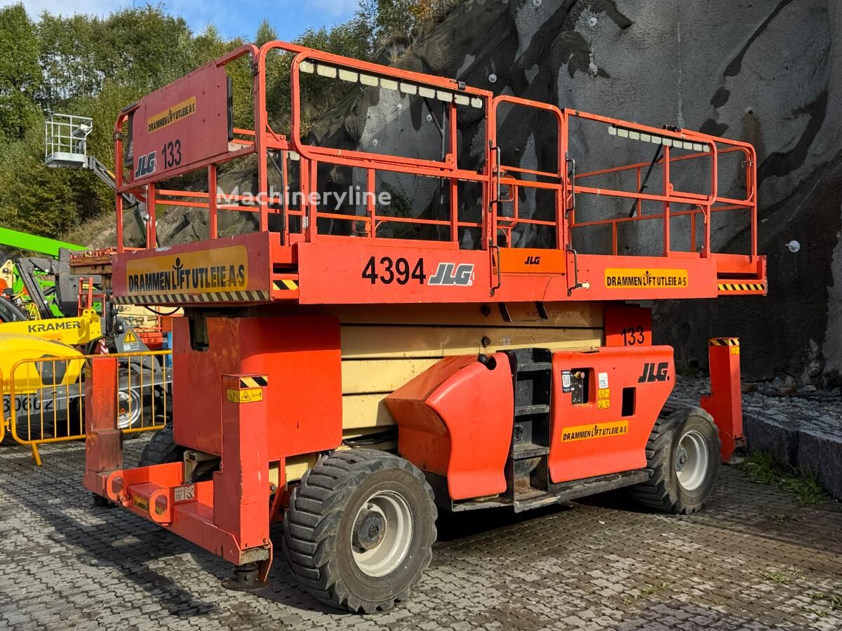 Prodaje se JLG 4394RT makazastu platformu na aukciji