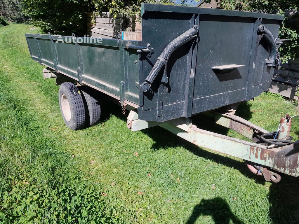 Prodaje se prikolicu kiper na aukciji