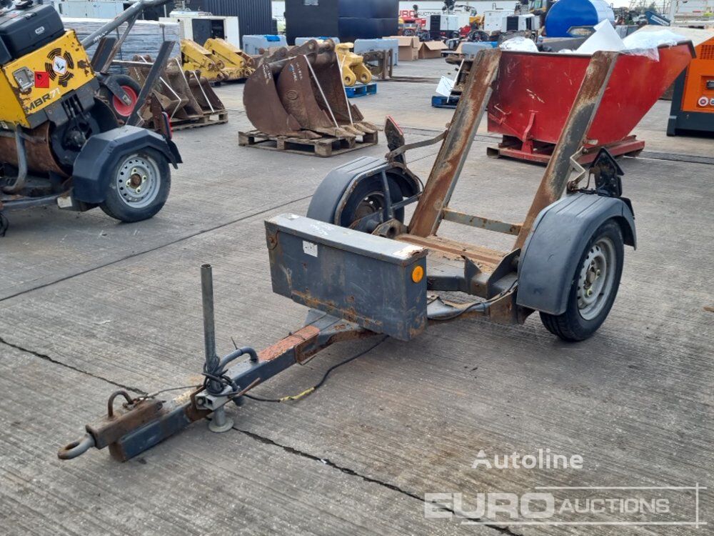Prodaje se Mecalac prikolicu za građevinske strojeve na aukciji