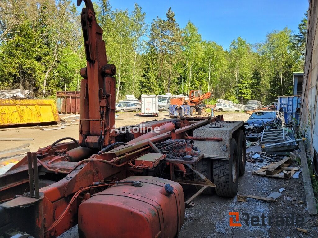 Prodaje se Bakända från Volvo med lastväxlare , Traktorkärra multi-lift prikolicu na aukciji