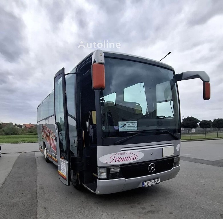 Mercedes-Benz 404 turistički autobus