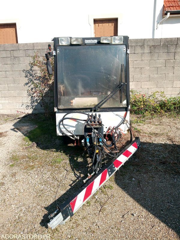 Prodaje se Boschung cisternu za pranje ulica na aukciji