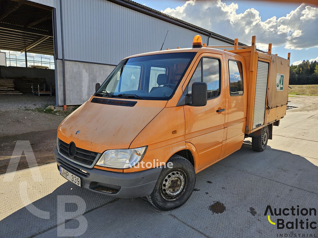 Prodaje se Mercedes-Benz 313 komandni automobil na aukciji