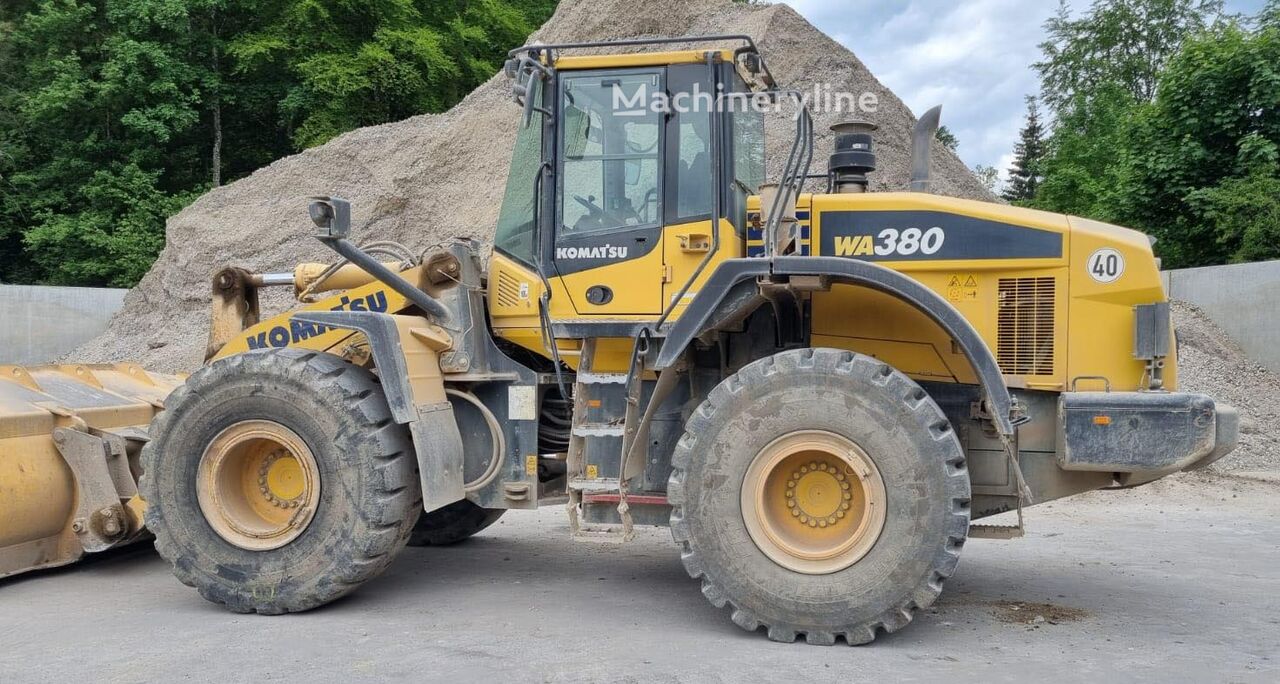 Komatsu WA380 prednji utovarivač