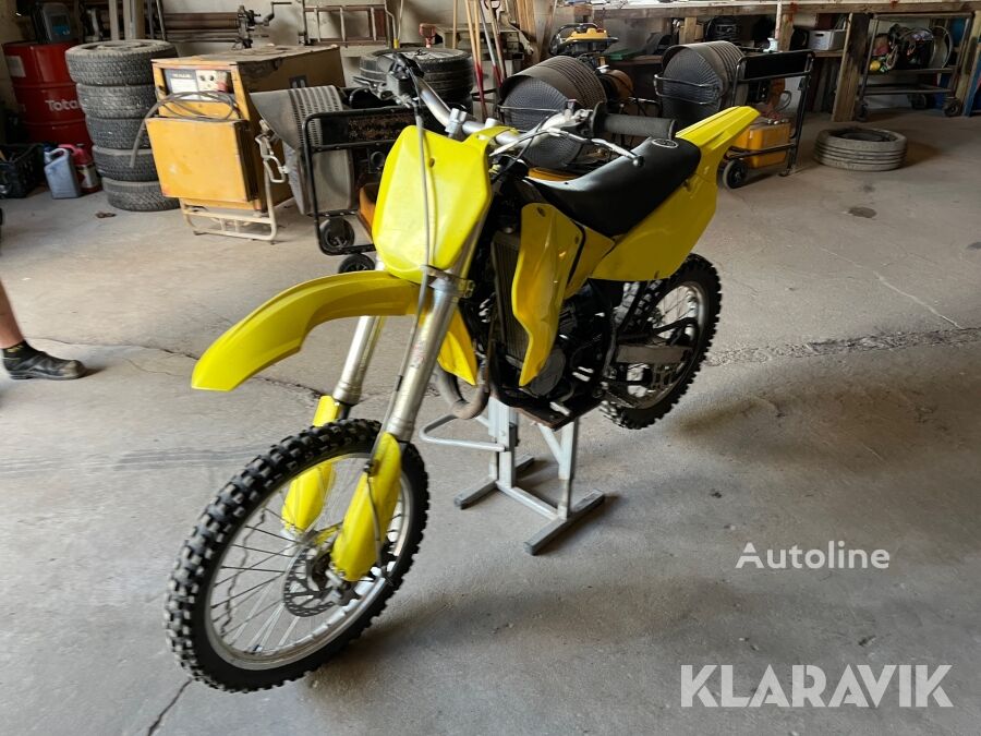 Prodaje se Suzuki RM85 motocikl na aukciji
