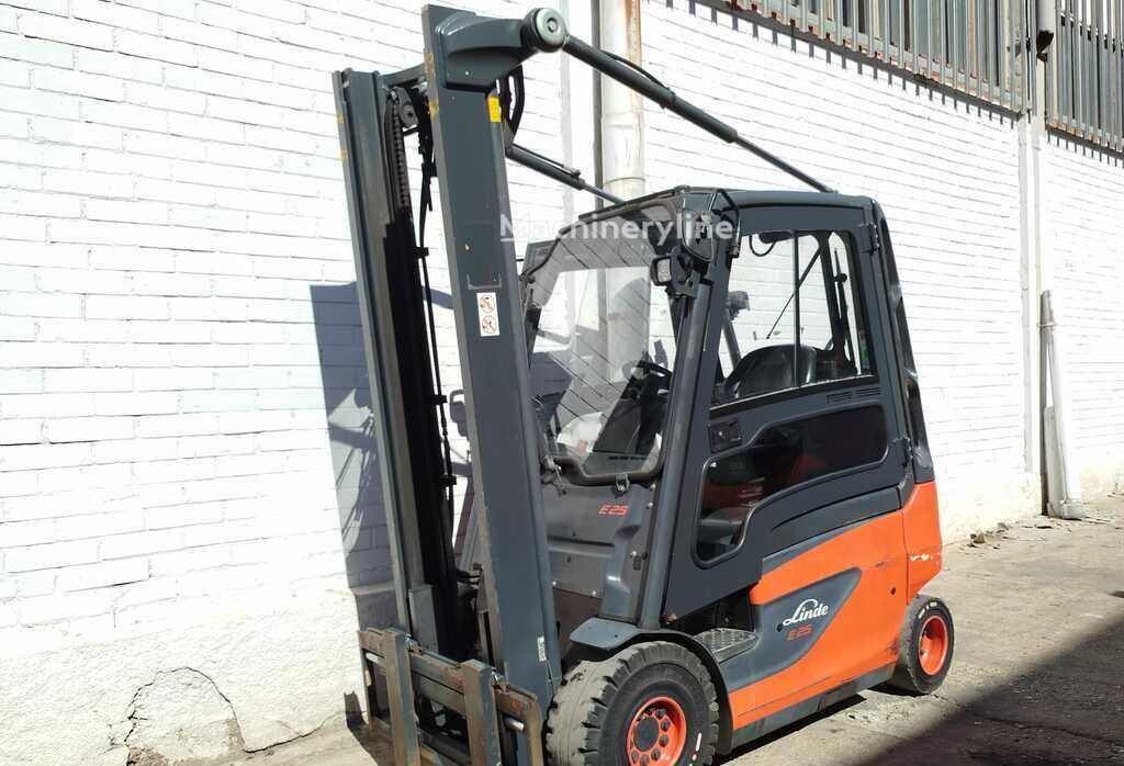 Linde E25 električni viljuškar