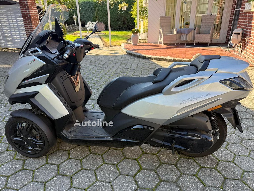 Prodaje se Peugeot Metropolis skuter na aukciji