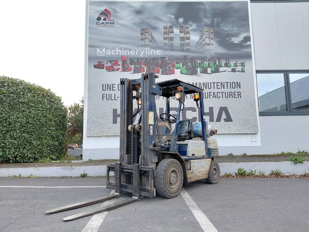 Komatsu FG25 T 11 E viljuškar na gas