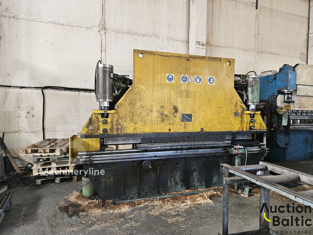 Prodaje se Metal bending machine mašinu za savijanje limova na aukciji