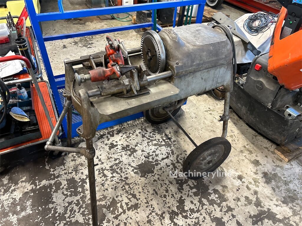 Prodaje se Ridgid 535 mašinu za narezivanje navoja na aukciji