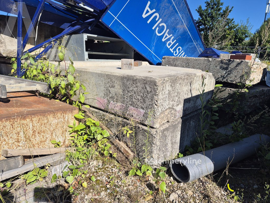 Prodaje se Crane weights protivtežu pokretne dizalice na aukciji
